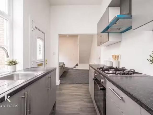 2 bedroom flat for rent in New Market Street, Colne, BB8