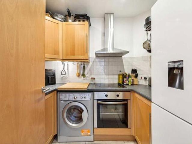 2 bedroom flat for rent in New Park Road, Brixton, SW2