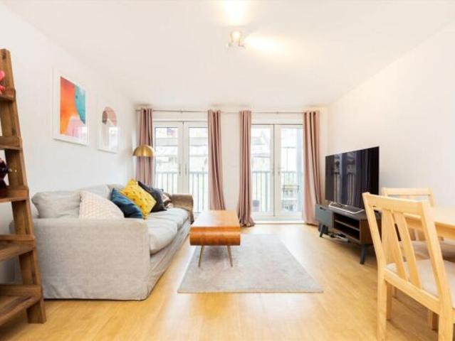 2 bedroom flat for rent in New Road, Whitechapel, E1