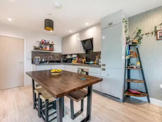 2 bedroom flat for rent in New Willow House, Plaistow, London.