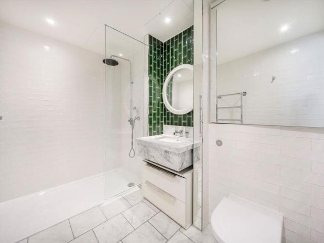 2 bedroom flat for rent in New Union Square, Nine Elms, SW11