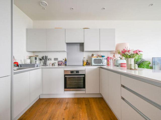 2 bedroom flat for rent in New Village Avenue, Docklands, London, E14