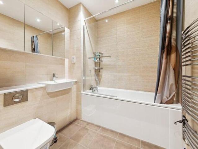 2 bedroom flat for rent in New Village Avenue, Poplar E14