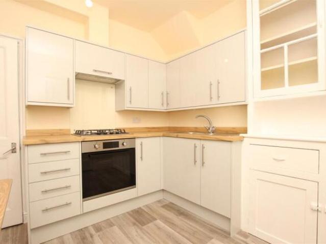 2 bedroom flat for rent in Newbridge Road, Newbridge, BA1