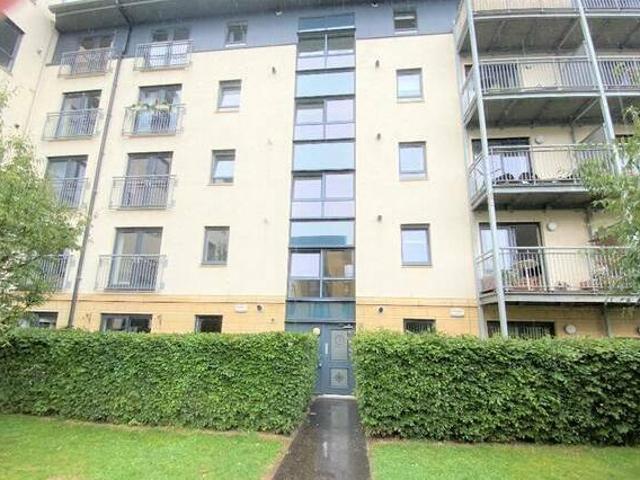 2 bedroom flat for rent in Newhaven Road Newhaven Edinburgh EH6