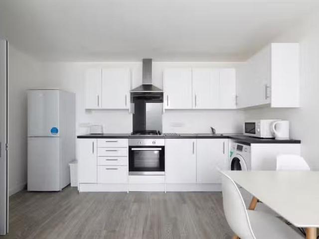 2 bedroom flat for rent in Newmarket Terrace, Brighton, BN2