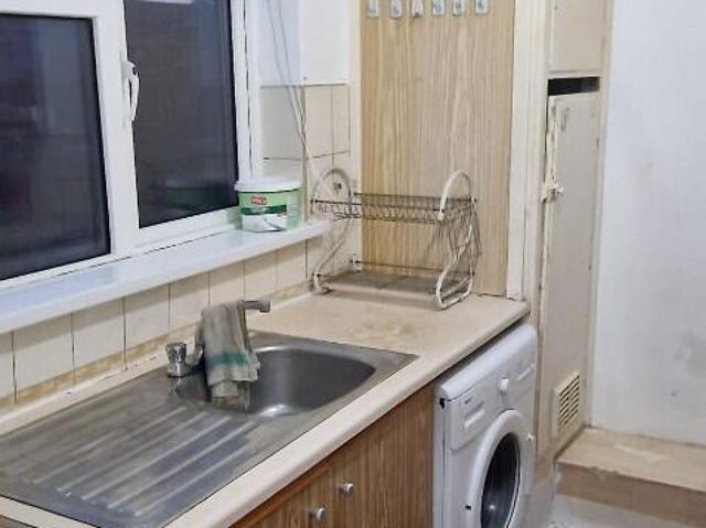 2 bedroom flat for rent in Newport Road, Cardiff City, CF3