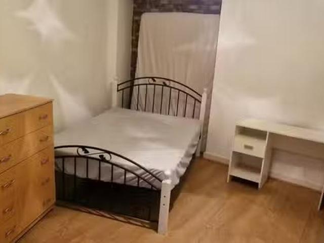2 bedroom flat for rent in Newport Road, CF3 4AJ, CF3