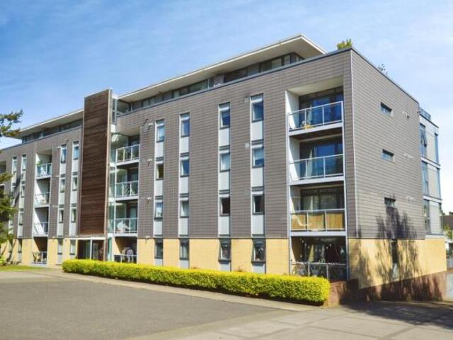 2 bedroom flat for rent in Newsom Place, St Albans, AL1