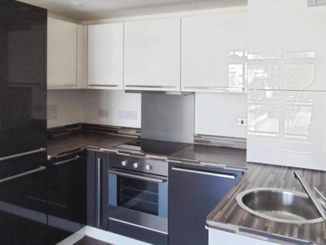 2 bedroom flat for rent in Newsom Place, St Albans, AL1