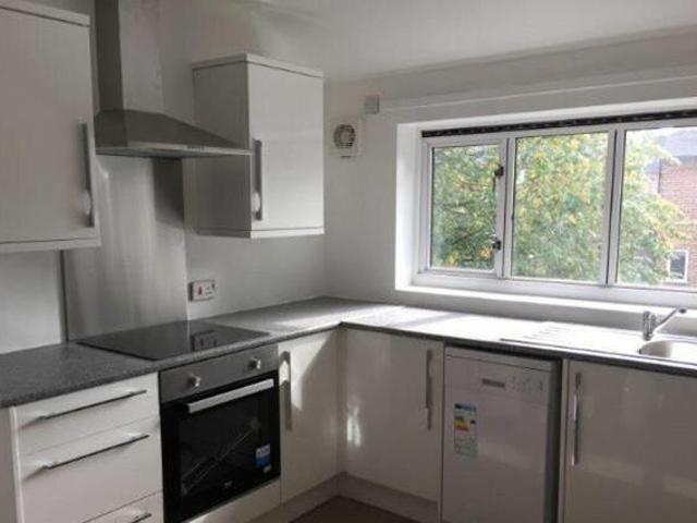 2 Bedroom Flat For Rent In Ng7, Dunkirk