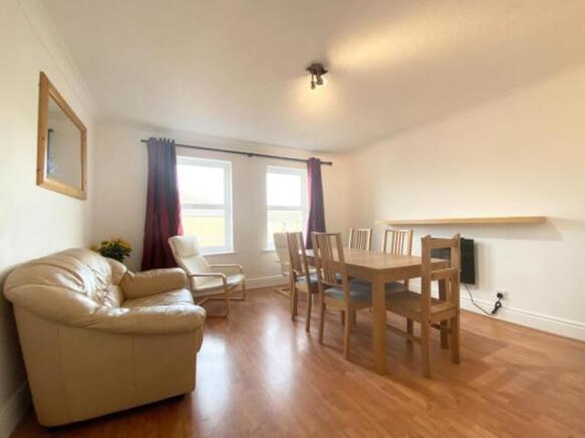 2 bedroom flat for rent in Nicholas Gardens, York, YO10