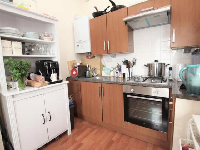 2 bedroom flat for rent in Nightingale Road, London, N22