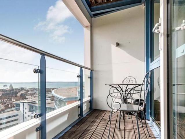 2 bedroom flat for rent in No 1 Building, Gunwharf Quays, PO1