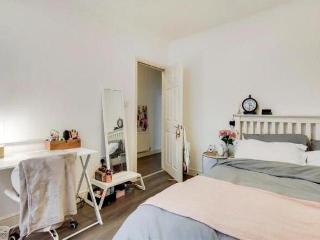 2 bedroom flat for rent in North End Road, Fulham, SW6