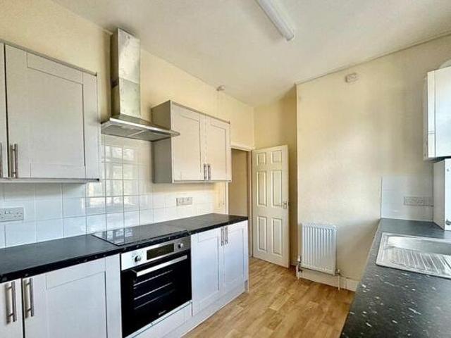 2 Bedroom Flat For Rent In North Finchley