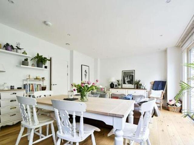 2 Bedroom Flat For Rent In North Maida Vale, London