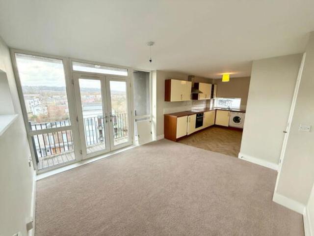 2 bedroom flat for rent in North Side, Gateshead, NE8 2BF, NE8