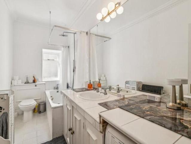 2 bedroom flat for rent in North Side Wandsworth Common, Wandsworth, SW18