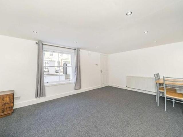2 bedroom flat for rent in North Street, Clapham Old Town, SW4