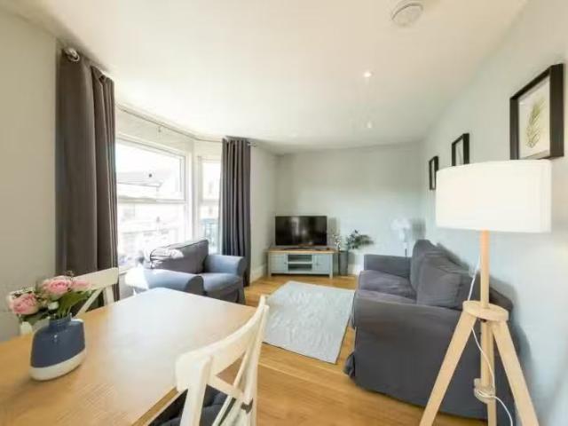 2 bedroom flat for rent in North Street, Bedminster, Bristol.