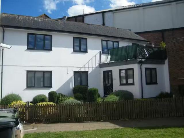 2 bedroom flat for rent in North Street, Exeter, EX4