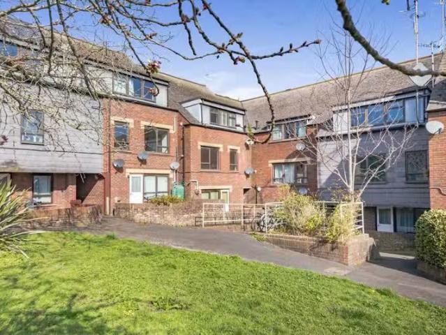 2 bedroom flat for rent in North Street, Lewes, BN7