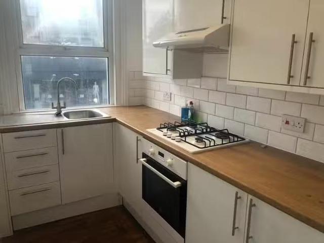 2 bedroom flat for rent in Northdown Road, Margate, Kent, CT9