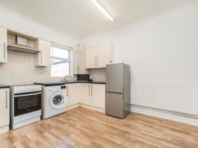 2 bedroom flat for rent in Northfield Avenue, West Ealing, W13
