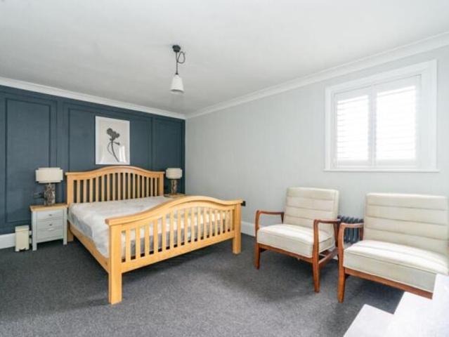 2 bedroom flat for rent in Northfield Avenue Ealing W13