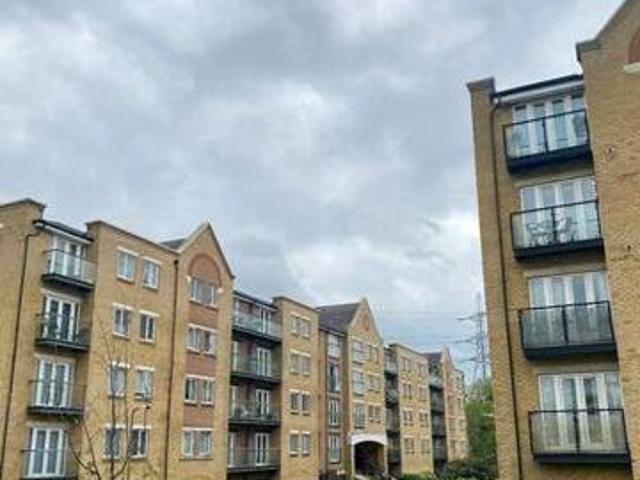 2 Bedroom Flat For Rent In Northfleet, Gravesend