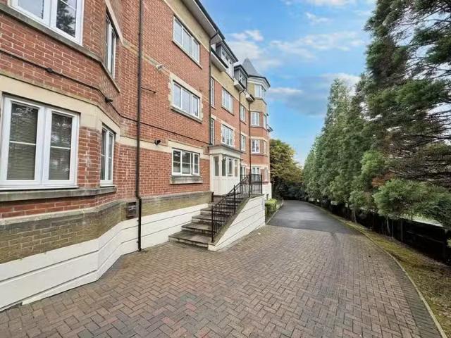 2 bedroom flat for rent in Norwich Avenue West, Bournemouth, BH2