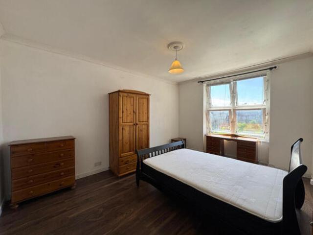 2 bedroom flat for rent in Norham Street, Shawlands, G41