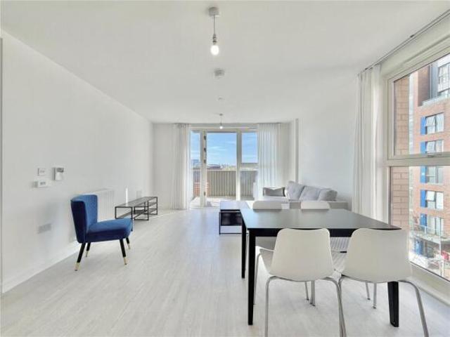 2 bedroom flat for rent in Nuthatch Apartments, Hendon, NW9