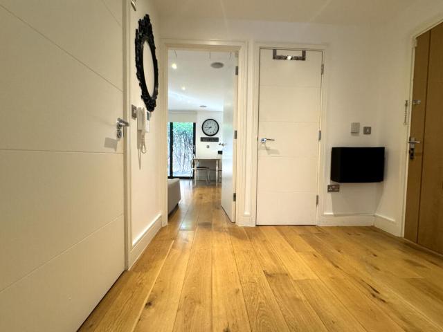 2 bedroom flat for rent in Octave house, Wood Green, N22