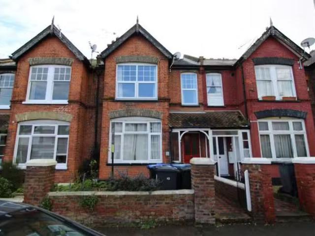 2 bedroom flat for rent in Oakdale Road, Herne Bay, CT6