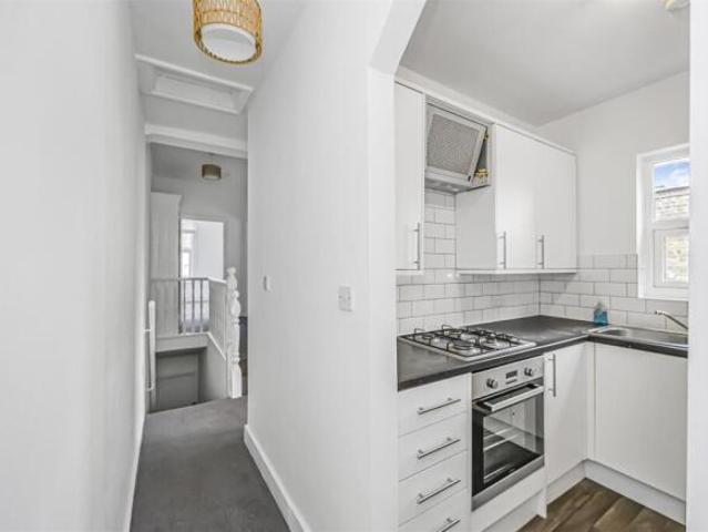 2 bedroom flat for rent in Oakdale Road, Leytonstone, E11