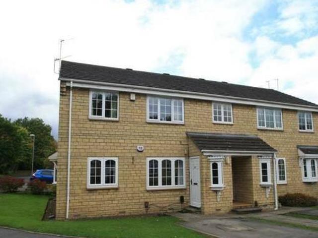 2 bedroom flat for rent in Oakdene Vale Shadwell Lane LS17