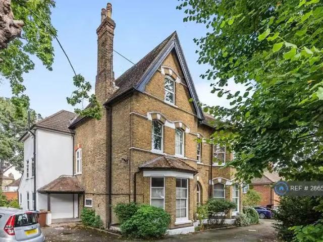 2 bedroom flat for rent in Oakfield, Bromley, BR2