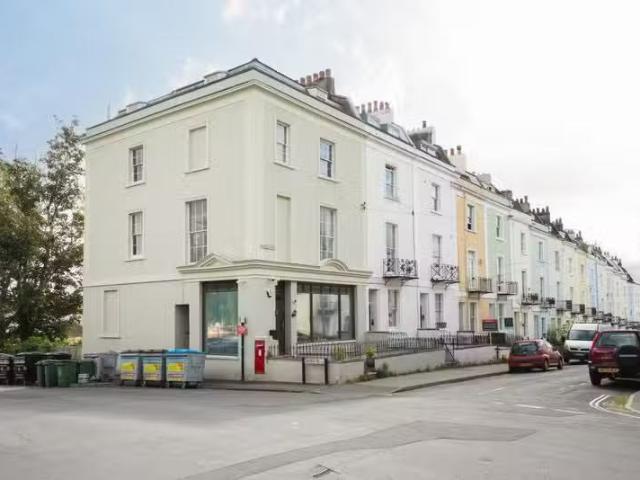 2 bedroom flat for rent in Oakfield Road, Clifton, BS8