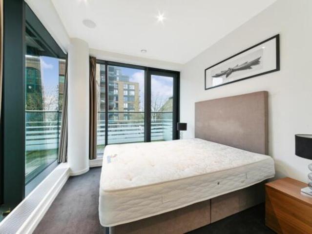2 bedroom flat for rent in Oakland Quay, Canary Wharf, London, E14