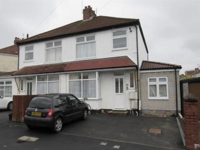 2 bedroom flat for rent in Oakley Road, Horfield, Bristol, BS7