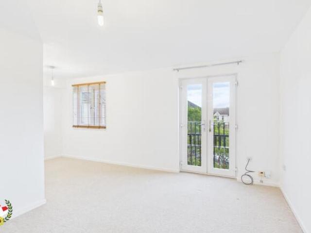 2 bedroom flat for rent in Oakridge Close, Abbeymead, Gloucester, GL4