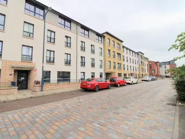 2 bedroom flat for rent in Oatlands Square, Glasgow, G5