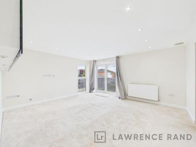 2 bedroom flat for rent in Observer Drive, Mayfair Court Observer Drive, WD18