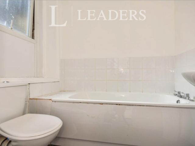 2 bedroom flat for rent in Old Christchurch Road, Bournemouth, BH1