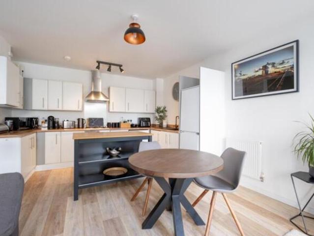 2 bedroom flat for rent in Old Devonshire Road Balham SW12
