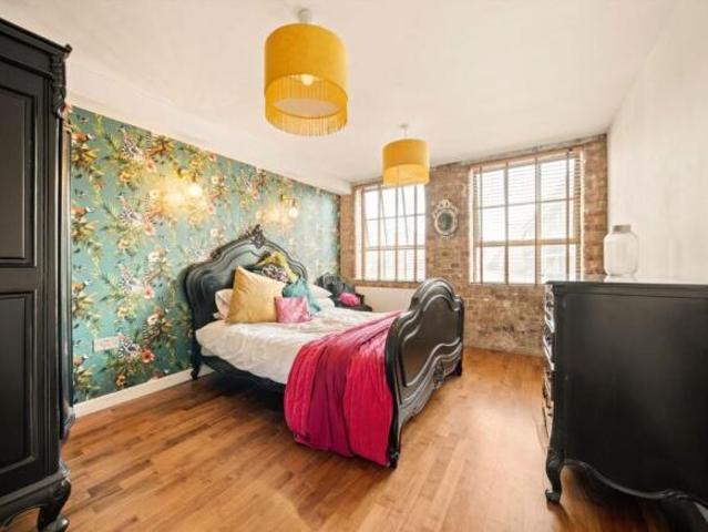 2 bedroom flat for rent in Old Ford Road, Victoria Park, E3