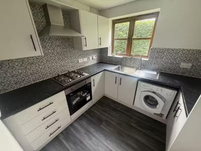 2 bedroom flat for rent in Old Hall Gardens, Highlands Road, S.