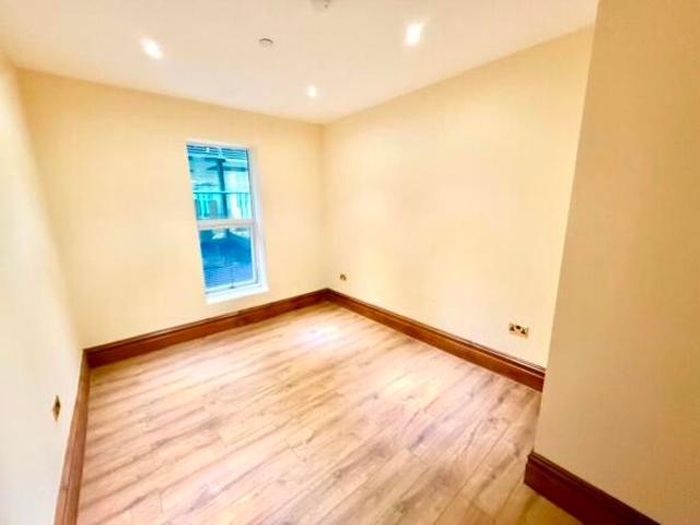 2 bedroom flat for rent in Old Hall Street, Liverpool, L3